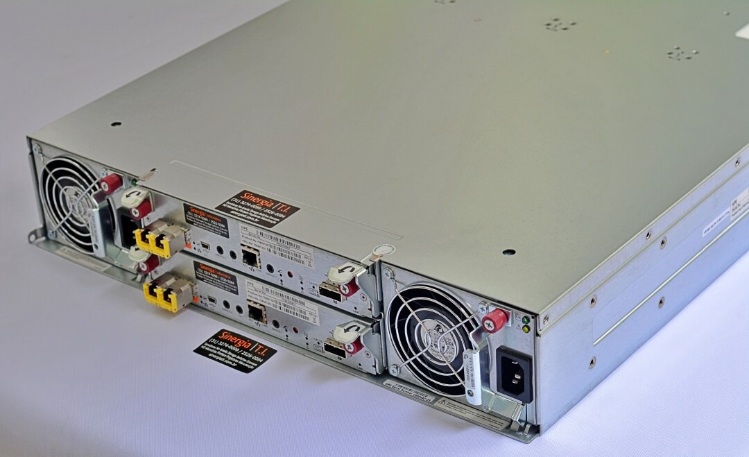 E7W03A | HPE MSA 1040 Storage 2 Portas 10G iSCSI DC LFF (3,5") - 0 Discos