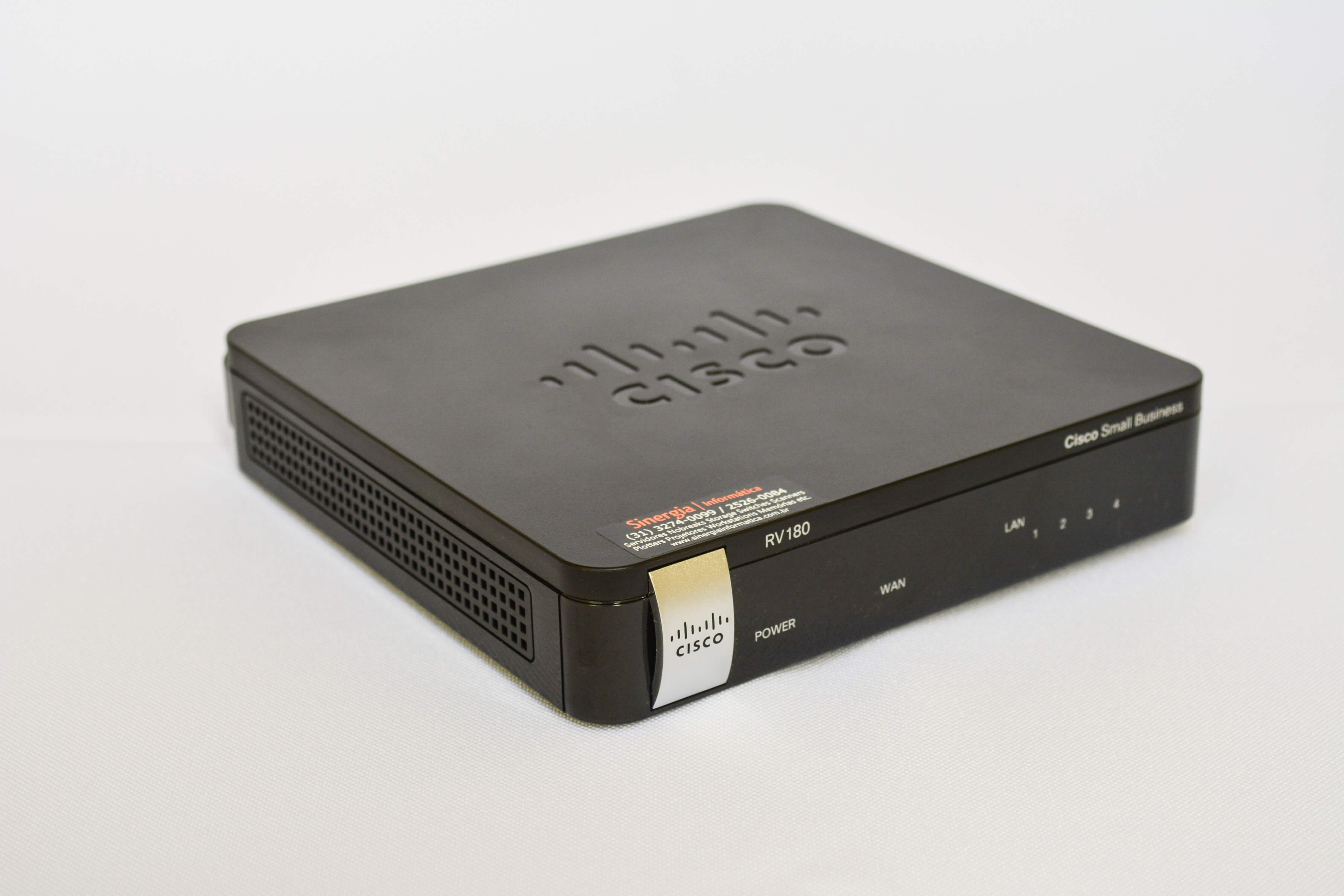 Roteador VPN Cisco RV180-K9-NA - 4 portas RJ45 10/100/1000Mbps / 1 ...