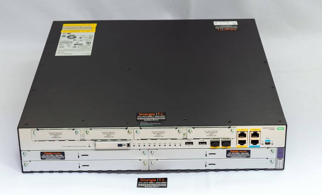 MSR3044 Router | HPE FlexNetwork - Roteador Profissional para ...