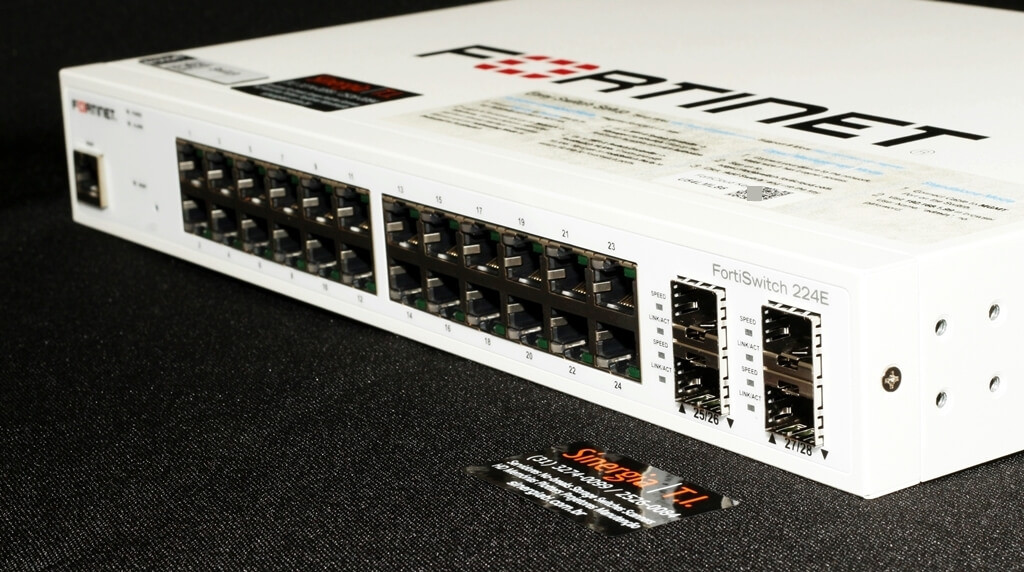 FortiSwitch 224E | Switch Fortinet FortiSwitch 224E 24 Portas 10/100 ...