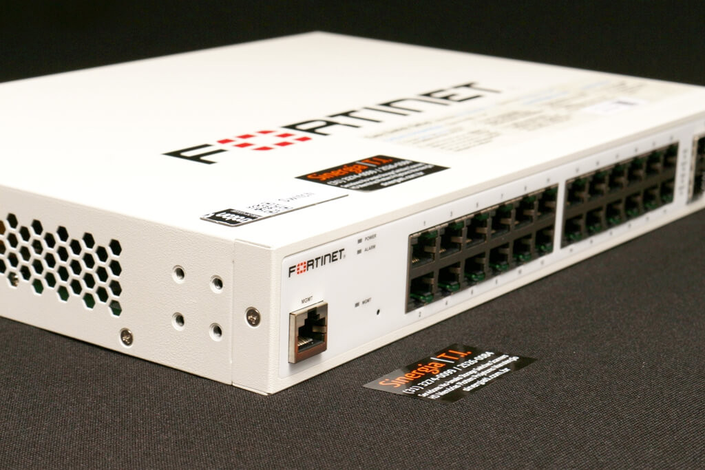 FS-224E | Switch Fortinet FortiSwitch 224E 24 Portas 10/100/1000 + 4 ...