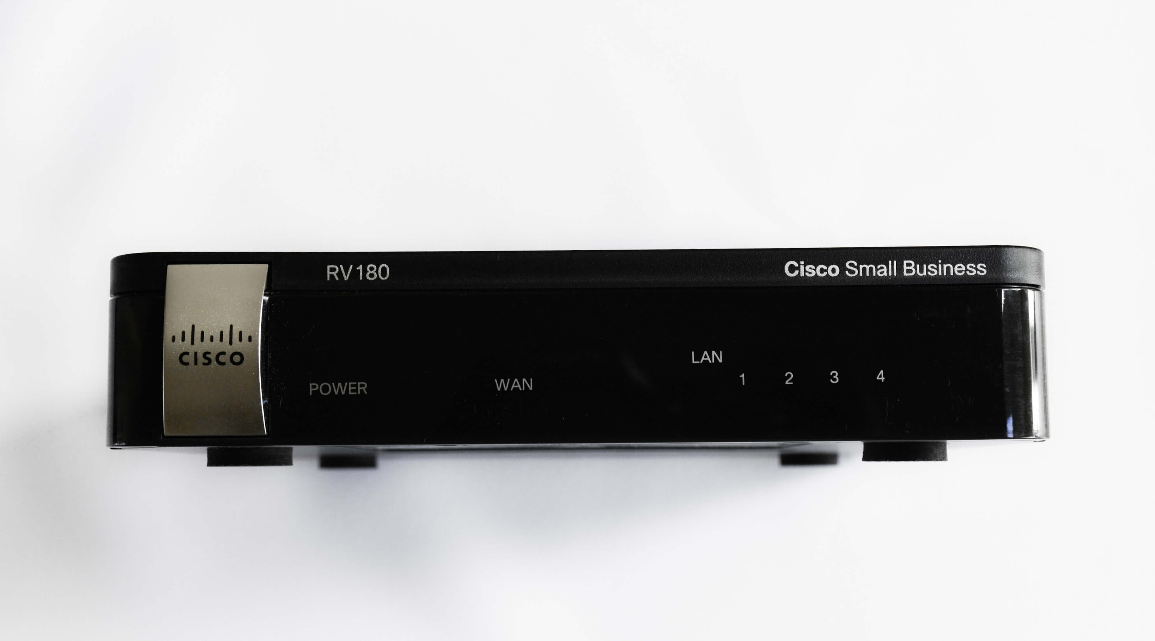 Roteador VPN Cisco RV180-K9-NA - 4 portas RJ45 10/100/1000Mbps / 1 ...